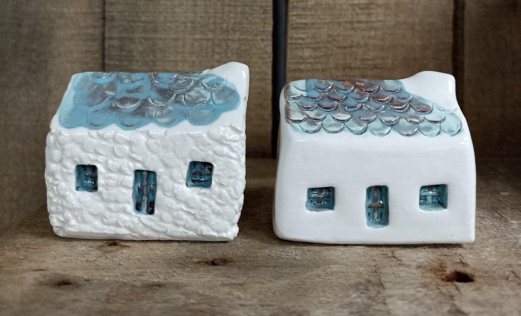 Ceramic Scottish bothy with slate roof - different colours available ...